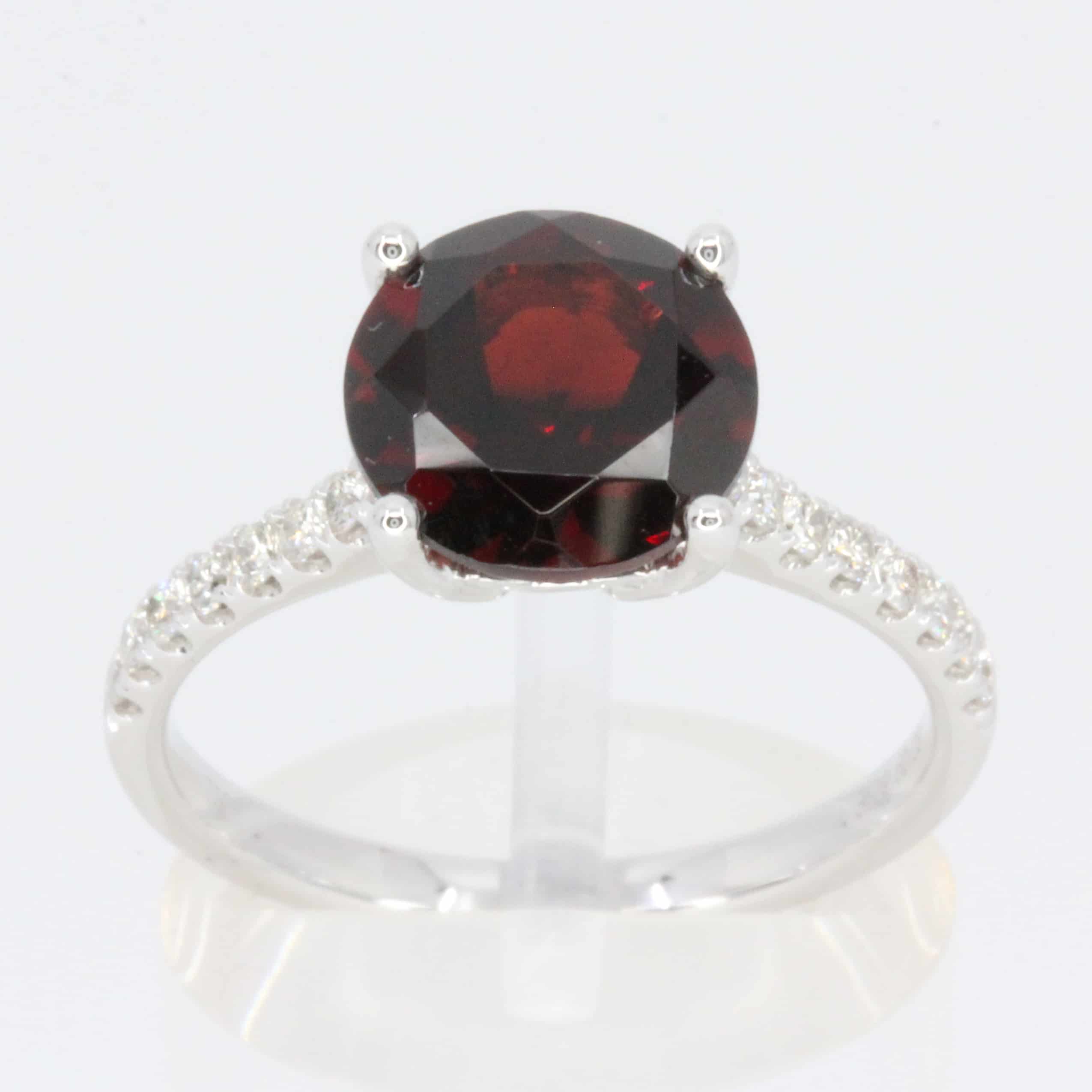 18ct White Gold Garnet and Diamonds Ring | Allgem Jewellers