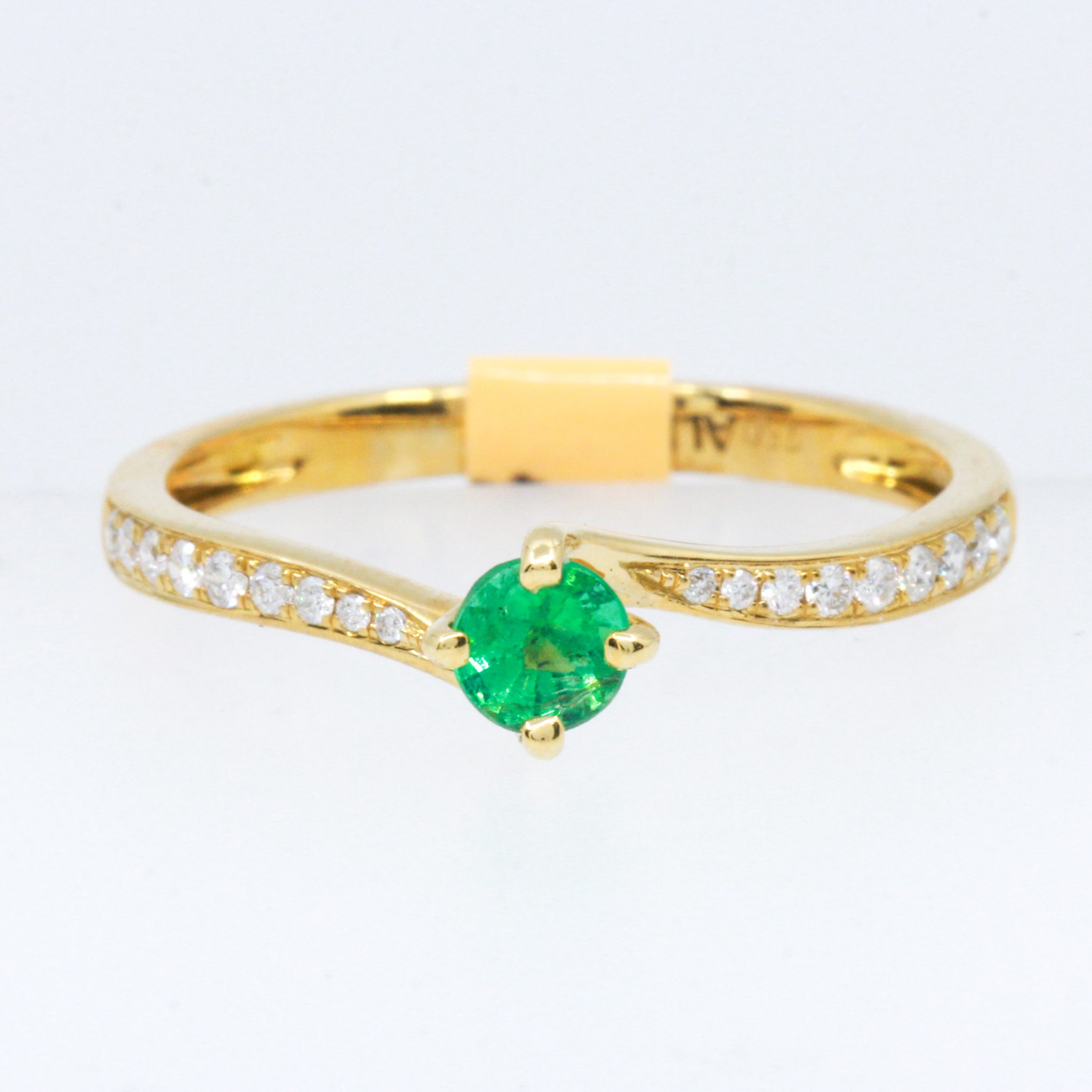 18ct Yellow Gold Emerald and Diamonds Ring | Allgem Jewellers